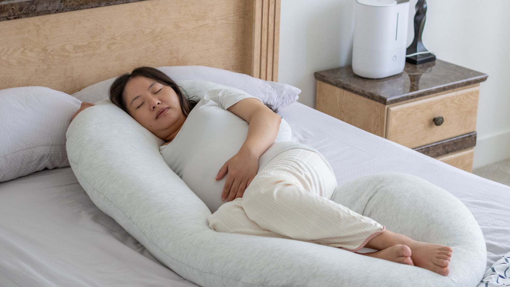 Top Pillows to Support Your Pregnancy Bump in 2024 ...